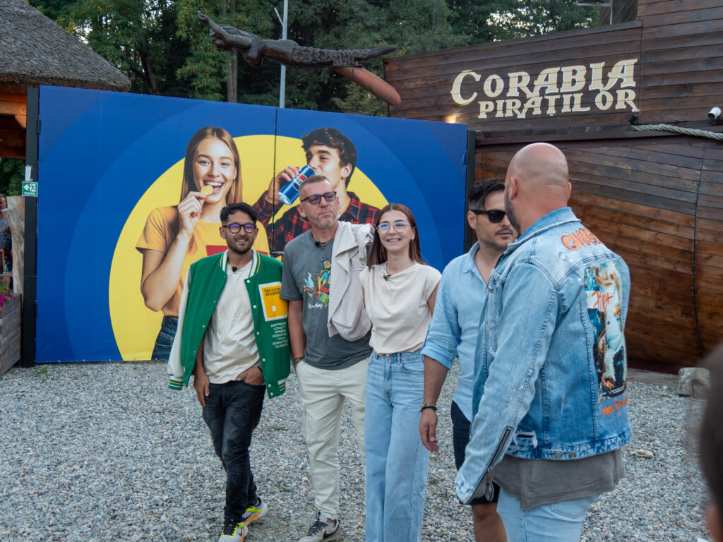 Nea Marin și echipa „Poftiți pe la noi”, filmări la Palatul Brukenthal ...