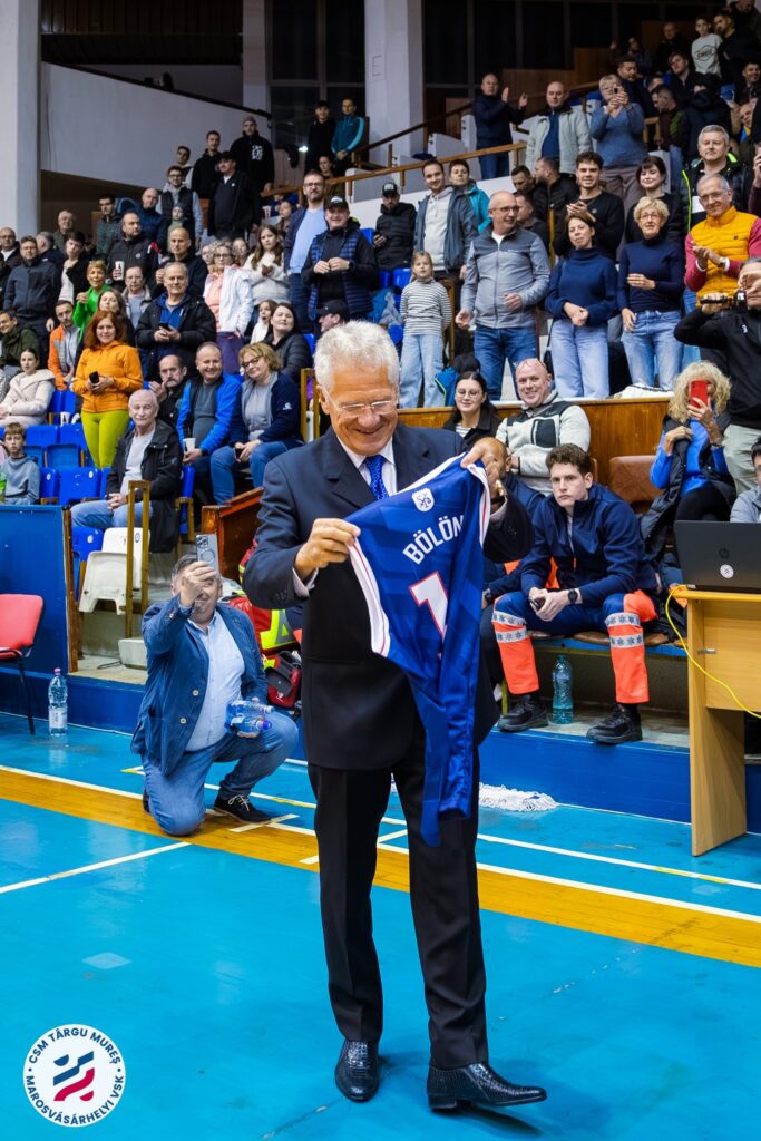 (FOTO) O legendă a fotbalului românesc la meciul CSM Tg. Mureș - CSU ...