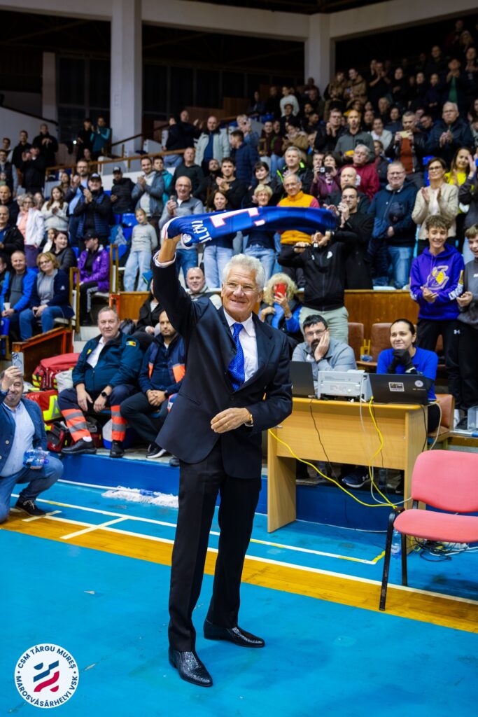 (FOTO) O legendă a fotbalului românesc la meciul CSM Tg. Mureș - CSU ...