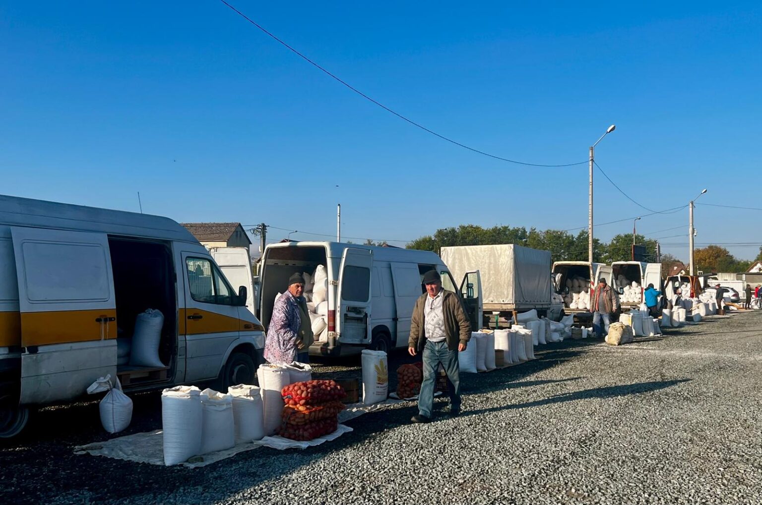 Bucate multe, mușterii puțini. La „Obor”, ca la muzeu | Tribuna – Știri ...