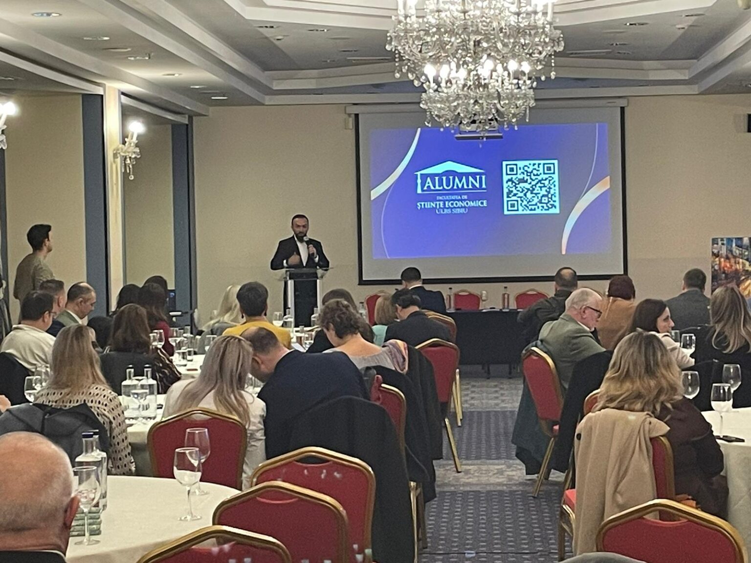 Peste 60 de absolvenți ai Facultății de Științe Economice au răspuns ...