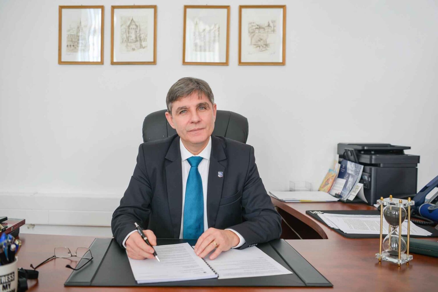 „Mintea mișcă materia”: discuții colocviale cu rectorul Sorin Radu ...