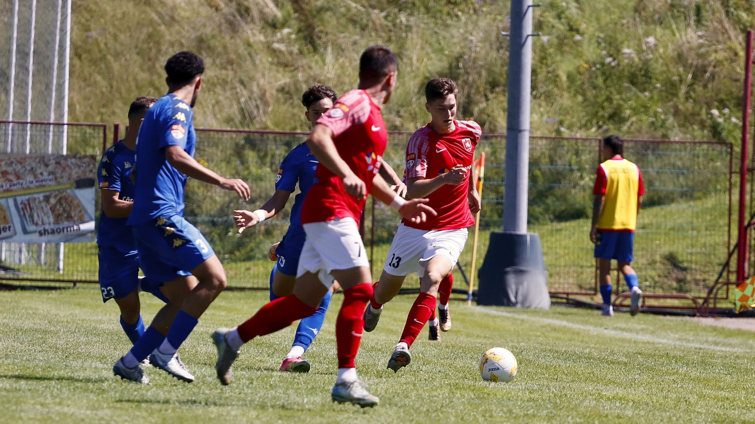 Cosmin Bucuroiu, trei goluri în primul amical al “călăreţilor roşii ...