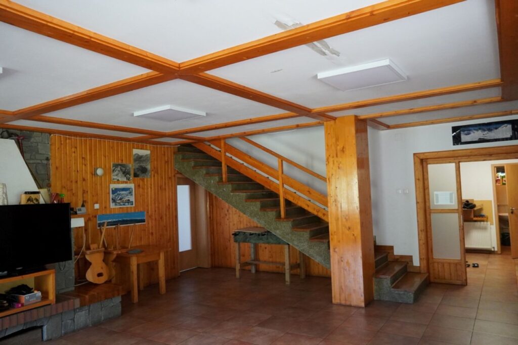 Imagini în premieră: cum vor arăta Refugiul Prejba, Punctul de ...
