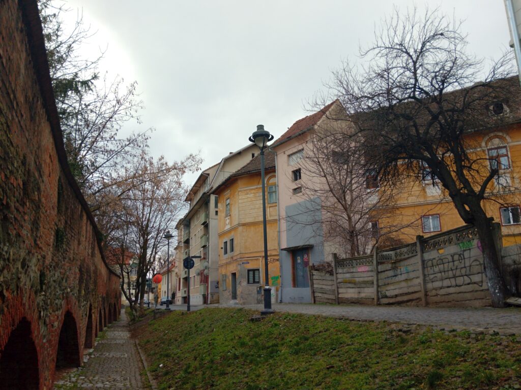 Manejului ar fi putut ajunge şi ea cea mai frumoasă stradă din Sibiu ...